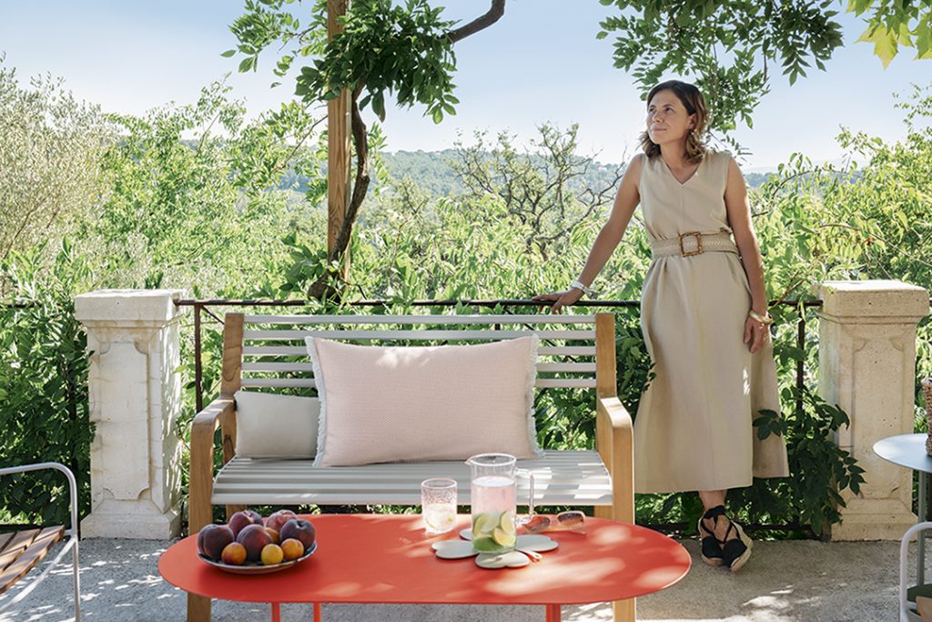 Salsa side table, manufactured by Fermob and available from le petit jardin